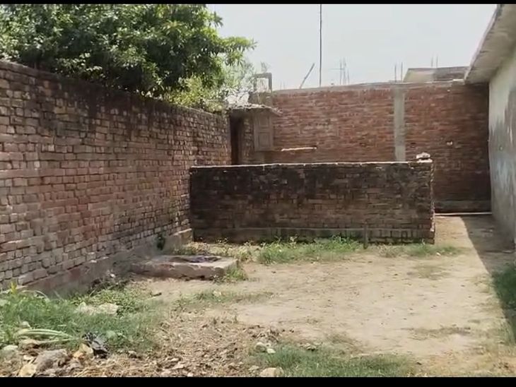 Gonda CM Portal Complaint | Road Blockade by Dabangs