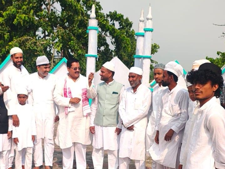 Gadahiya Bakrid Namaz: Brotherhood Message Shared | Shivhar