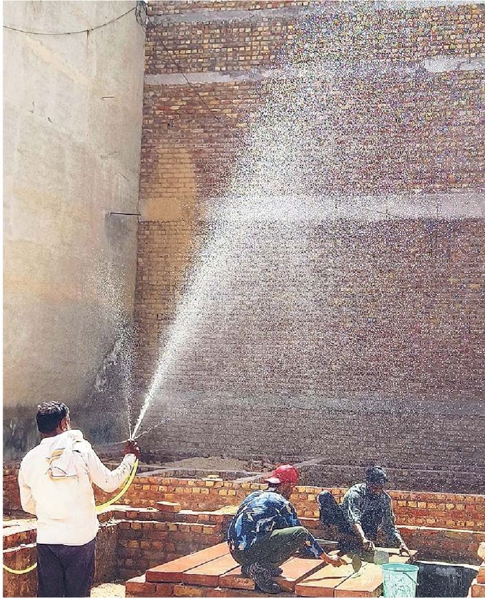 A trickle during Nautapa: Workers working in 46 degree temperatures