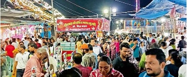 Crowds thronged the Summer Carnival fair until late at night.
