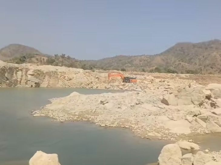 Rajasthan Ultratech Mine Accident | Minor Death, Villagers Allege ...