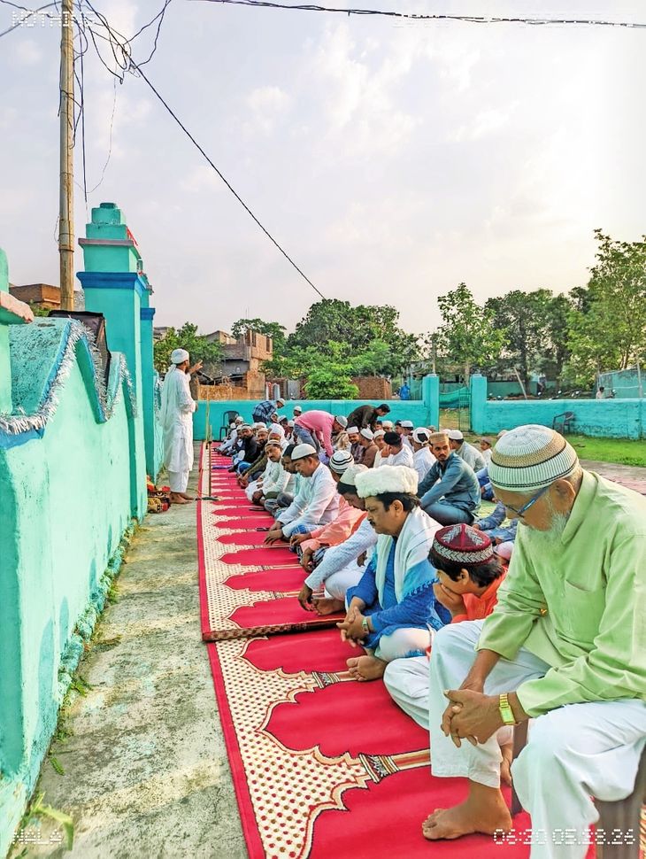Bindapathar: Mosques and Eidgahs displayed a festive atmosphere and ...