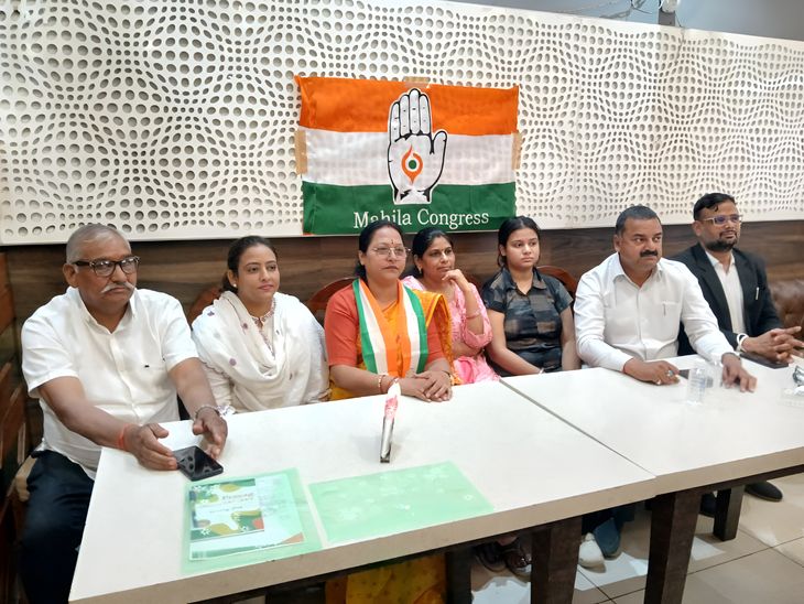 Anganwadi women in Bayana were not allowed to meet the Chief Minister ...