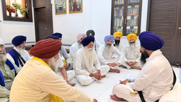 A delegation from Waris Punjab met with the Akal Takht Jathedar and ...