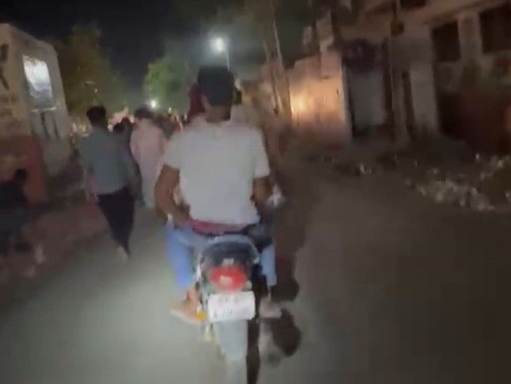 Vrindavan Parikrama Women Attacked With Water Bottle; Video Goes Viral