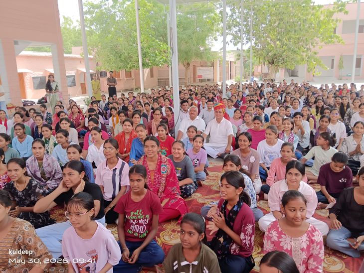 Girls are learning skills in the camp, a message to the younger ...