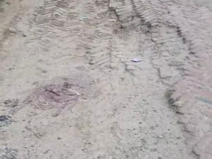 Paliyan Ayushman Hospital Road Bad Condition | Locals Face Issues