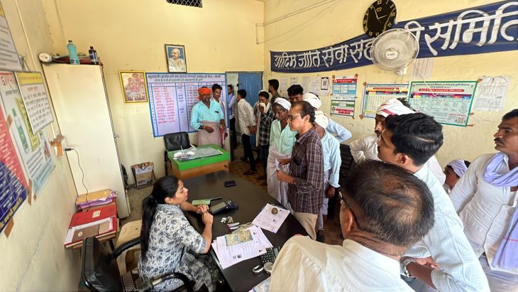 Tehsildar inspected the e-token centers of the district.