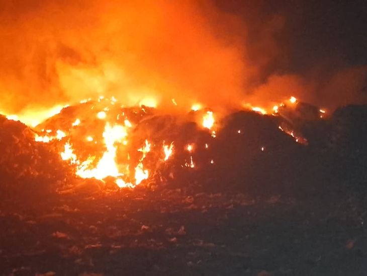Shuklaganj Garbage Fire: Smoke Chokes Locals | 20ft Flames Seen