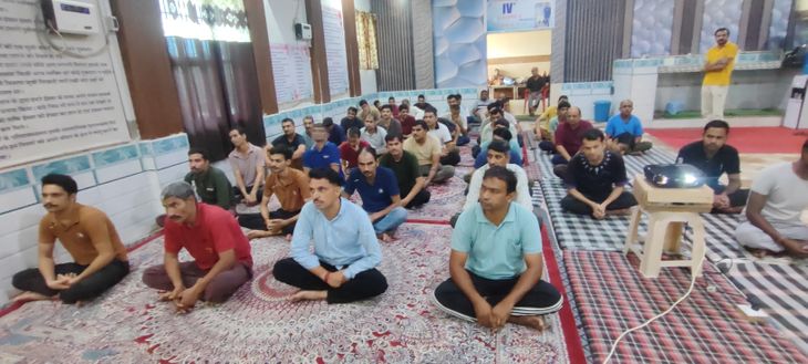 The speaker said – Youth should take a pledge to adopt a drug-free life ...