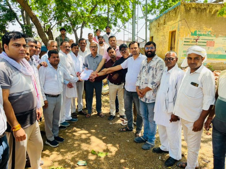 Block Congress Committee submitted a memorandum to the Tehsildar ...
