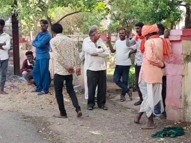 Neemuch Youth Suicide | Police Questioning Family & Locals