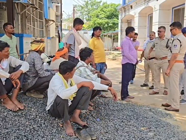 Mandala Narmada River Youth Drown | Maheshmati Ghat Accident