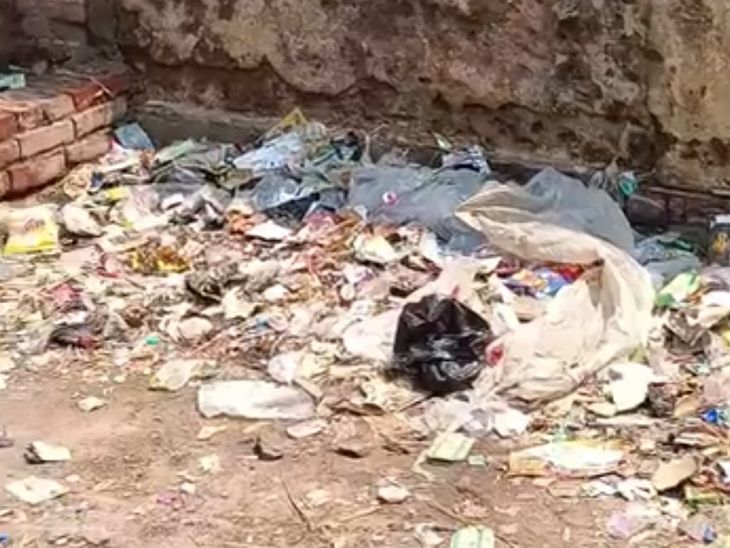 Korav Bus Stand Filth | Ex-Councillor Viral Video; Passengers Irked