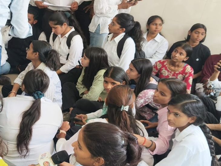 LU LLB Students Protest Exam Controller Office Gherao