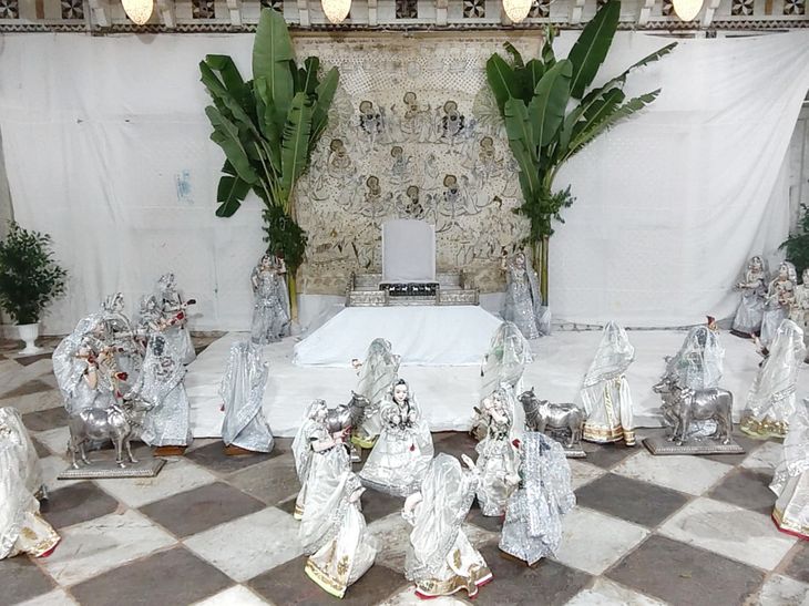 Dwarkadhish Temple: Chandan Bangla & Sharad Raas Manorath
