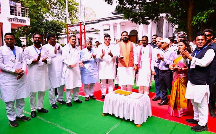 Make faulty hand pumps operational on Kanwaria Path by 15th: CM