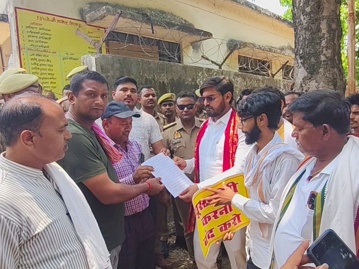 Manda Power Cut & Low Voltage Protest | SDO Receives Memorandum