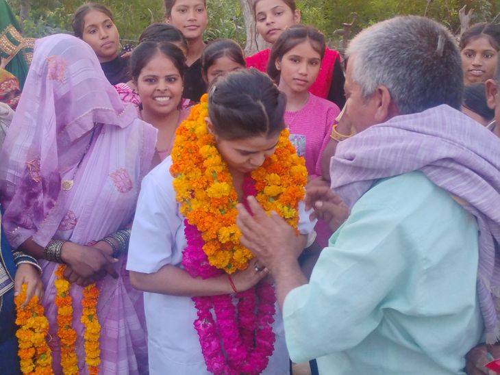 Mathura Daughter Sonal Kardam AIIMS Nursing Officer Selection