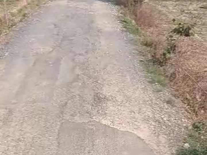 Lalpur-Bandanpur Road Potholes Cause Commuter Woes | Rain