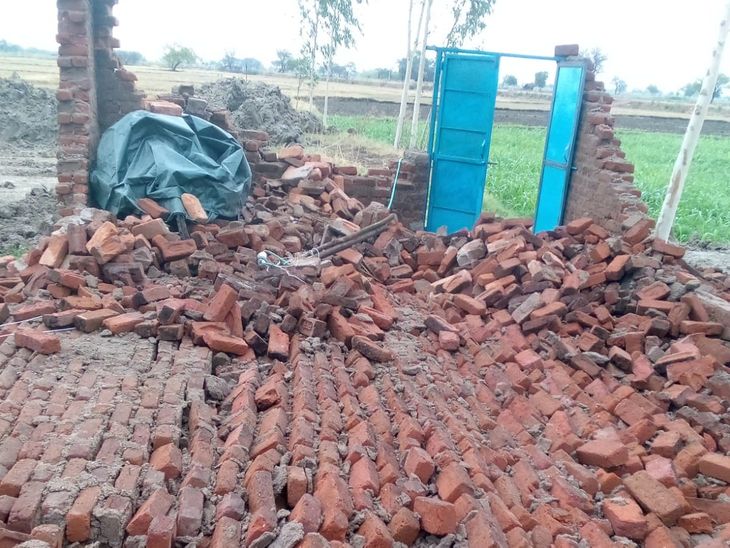 Bhitarwar Farmers House Wall Collapses Due to Rain | Crops Damaged