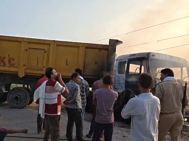 Moba Truck Fire | Driver-Cleaner Jumped to Save Life