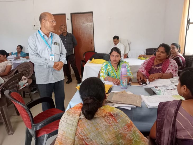 Pakri PHC Meeting: Health Services Improvement Focus Pakri PHC, Health ...