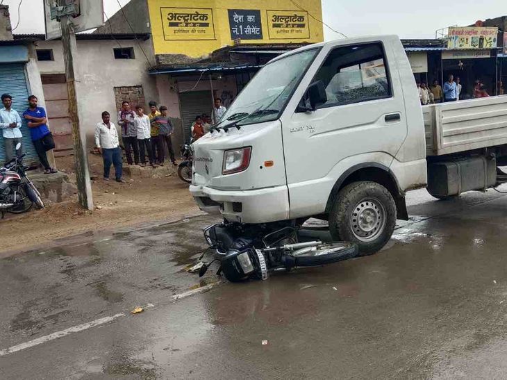 Dudu Tempo-Bike Collision | Two Teenagers Critically Injured, Jaipur ...