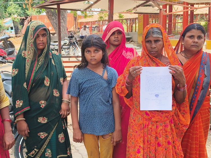 Prayagraj Land Dispute: Assault & Threat Halt Womans Construction