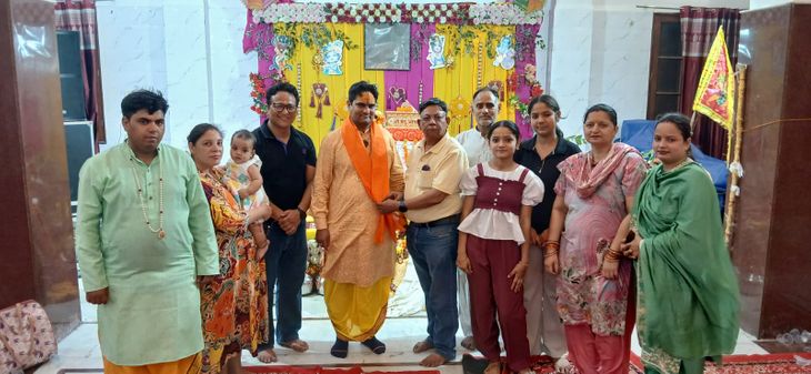 Balkrishna Sharma bowed his head at Shri Govind Godham Temple
