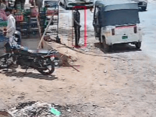 Ramgarh Accident: Car Hits Auto at Bagar Tiraha, Youth Injured | VIDEO