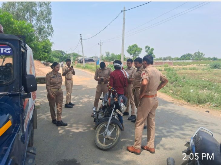Khairgarh Traffic Awareness & Suspect Check | Firozabad Police Action