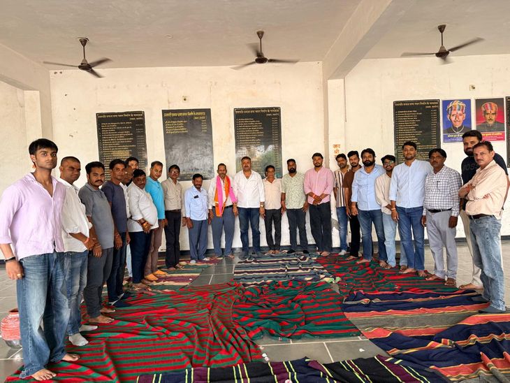 Meeting of Prajapati Seva Samiti in Sundarwas, Mohanlal appointed president