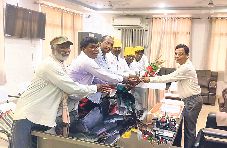 Ghatsila: Delegation from Majhi Mahal welcomed SDO and SDPO