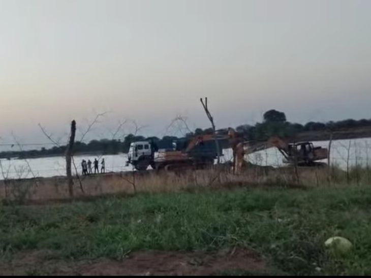 Mau Illegal Sand Mining: Lifter Machine Seized; Investigation Continues