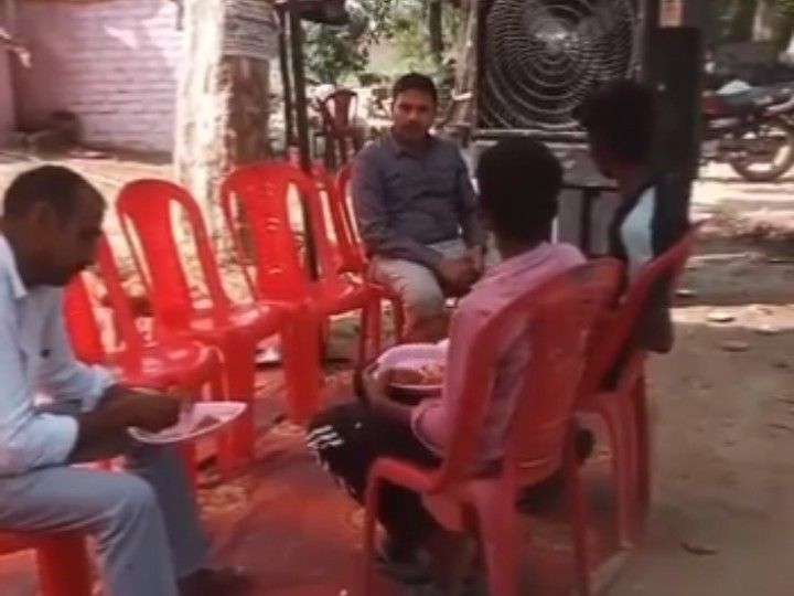 Mahabubganj Bade Mangal: Hundreds Get Prasad Near Hero Agency