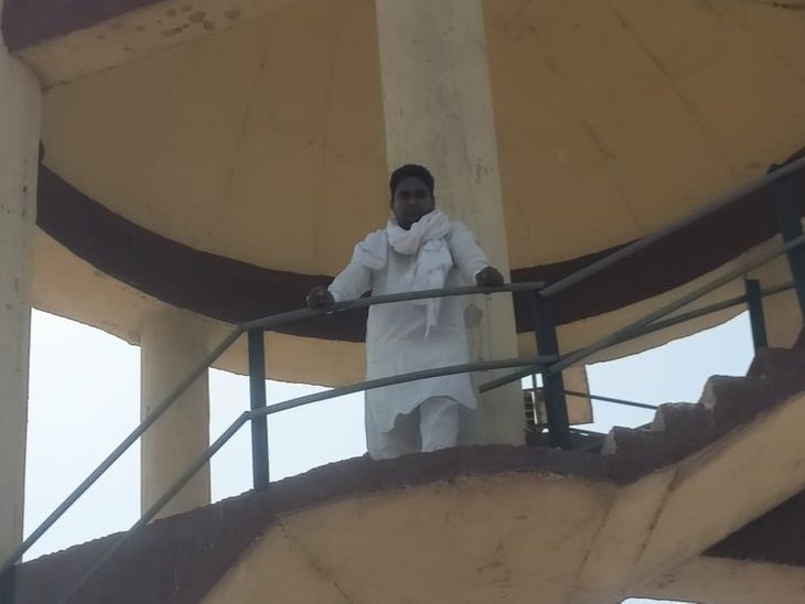 Jasna Water Crisis | BJP Leader Climbs Tank, Villagers Protest