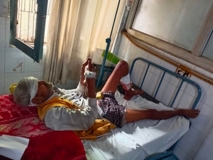 Fatehpur E-Rickshaw Accident | Elderly Critically Injured, Referred ...