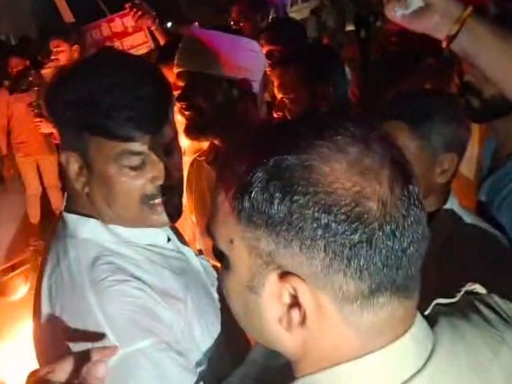 Sidhi Youth Congress Chimney March Protest | Power Cut Demands
