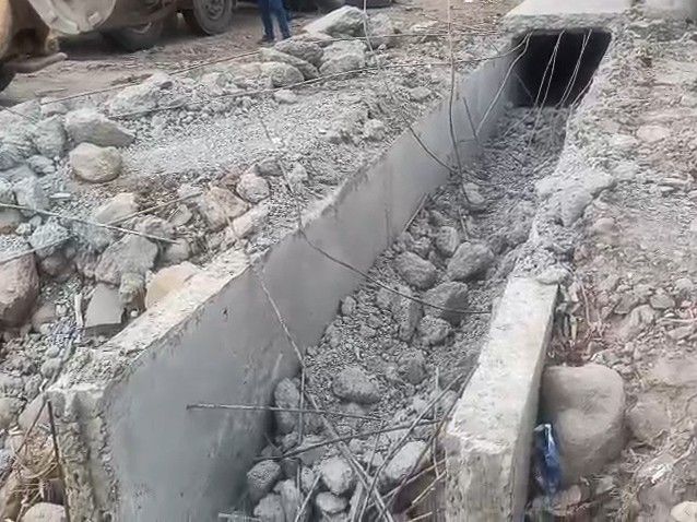 Shajapur Road Widening Quality Questioned | Drain Cover Collapses