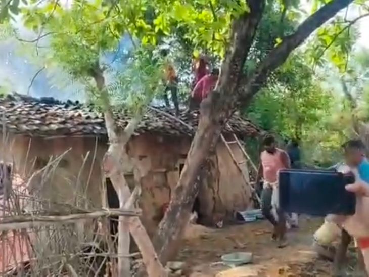 Sidhi Fire: Short Circuit Burns Lakhs in Goods; Villagers Fight Flames