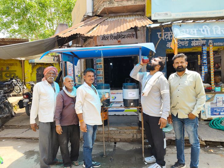 Mangrop Bus Stand: Sharbat Service Offers Relief This Summer