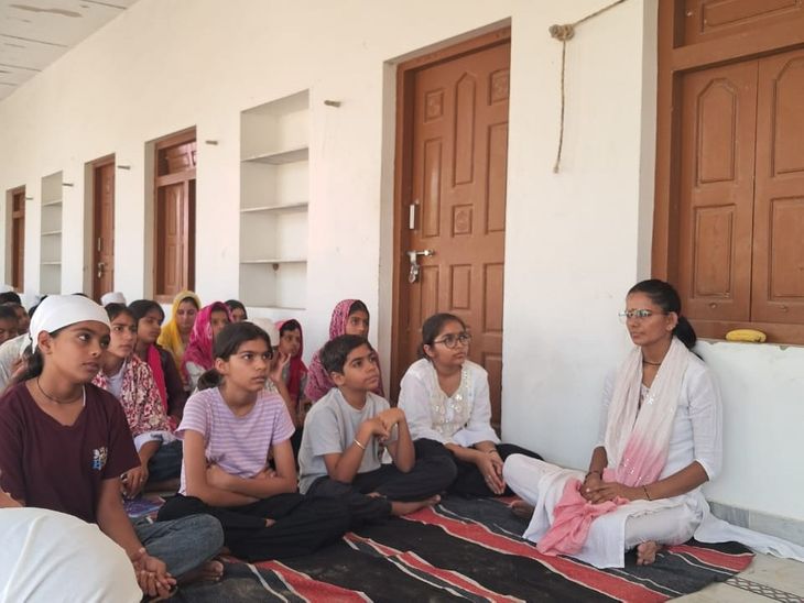 Sambal Shivir Dungri: Dr. Manoj Khichad Emphasizes Values & Moral Education