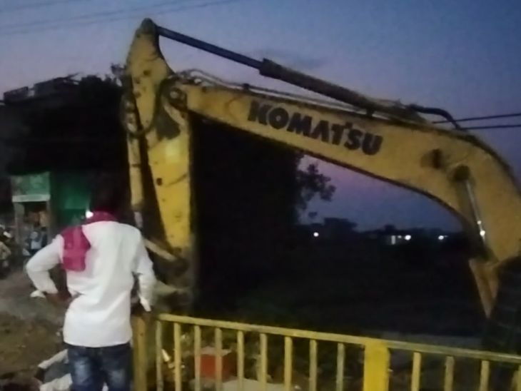 Megha Baba Mandir Demolished for Highway Upgrade | Pachpedwa Road ...