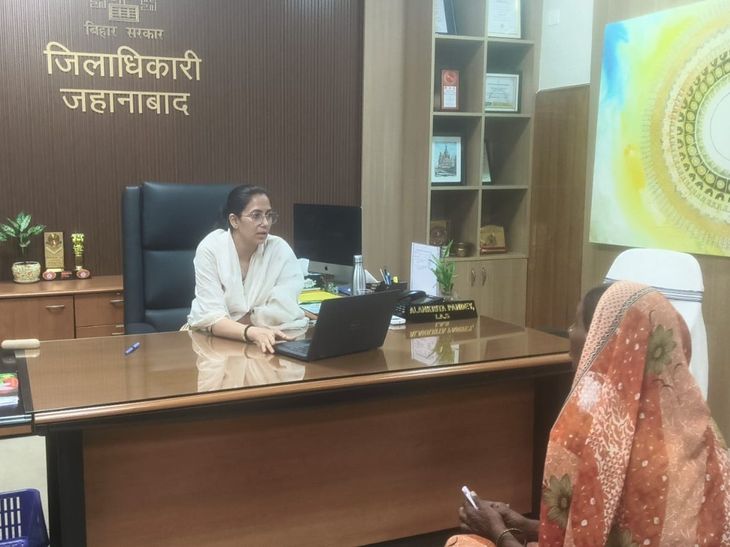 Ghosi Public Grievance Hearing | DM Alankrita Pandey Resolves Two Cases