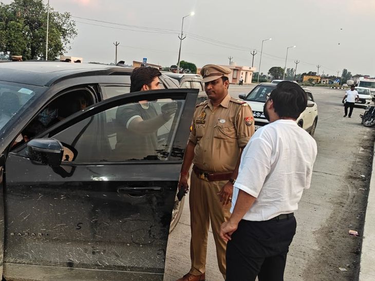 Nautanwa Police Fine Rs 45,500; 39 Vehicles Chalaned For Hooter, Black Film