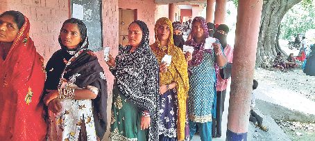 61 percent voting in the PACS elections of Bharokhara and Aadarpur