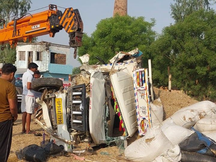 Ghatampur Accident: Pickup-Dumper Collision Injures Three, Two Critical