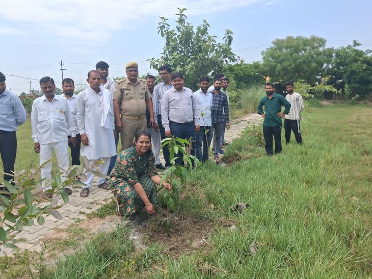 Ghiror SDM Anjali Singh Tree Plantation | Ek Ped Maa Ke Naam Campaign