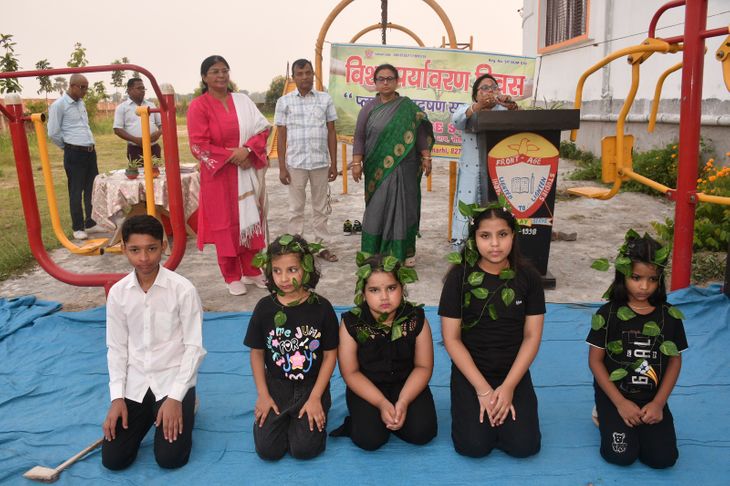 Children made people aware about the importance of tree plantation ...